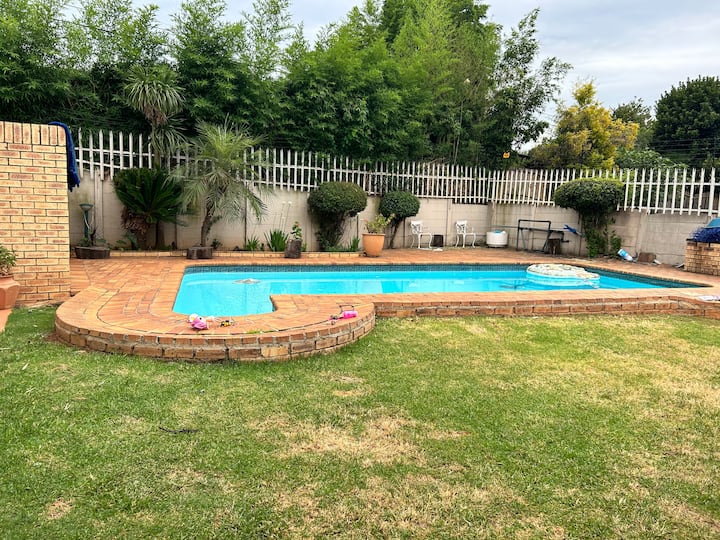 Safe And Secure. Near To Jhb Cbd - Soweto