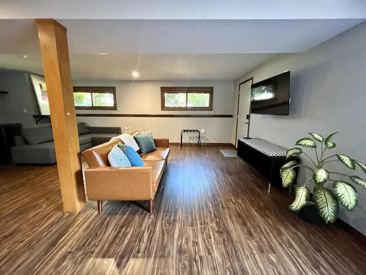 Clean & Spacious. Pets Stay Free! - Beaverton, OR
