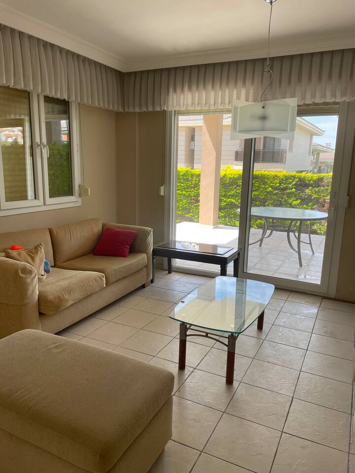 Alacati City Villa 3+1 Ressort With Pool. - アラサトゥ