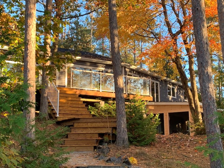 Red Dog Cottage - Kawartha Lakes