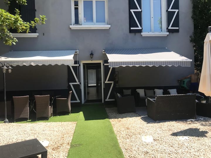 Villa Avec Grand Jardin - Villeurbanne