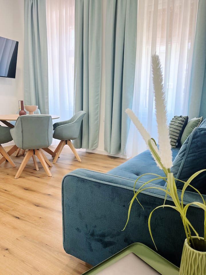 New Design Studio | Kingsize Bed | Klima | Netflix - Banjole