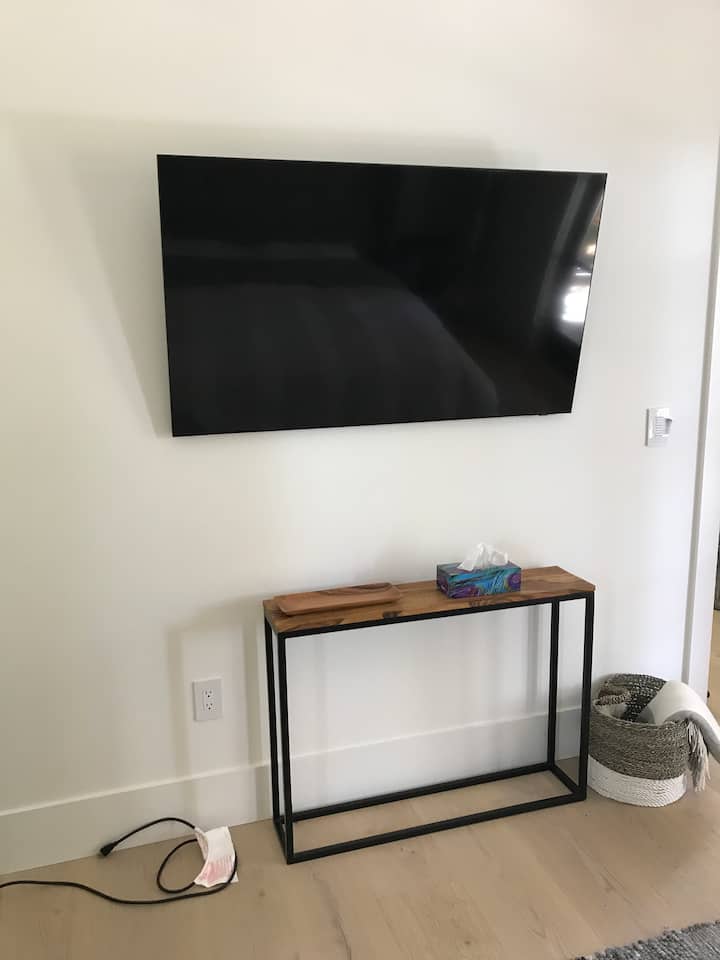 Private Hotel-style Suite In Brookswood - Langley
