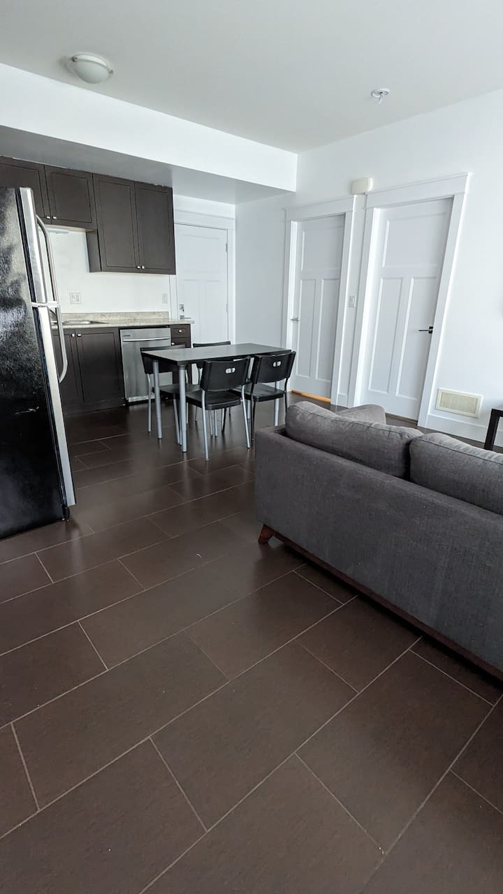Private 2 Bedroom Guest Suite - Kelowna