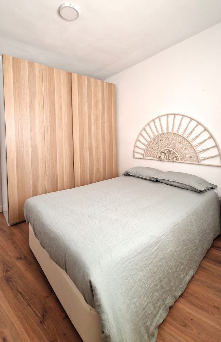 Habitación B - Piso Recientemente Renovado - Málaga