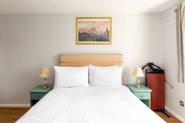 1-bed Flat Off Oxford Street / Soho - Bloomsbury