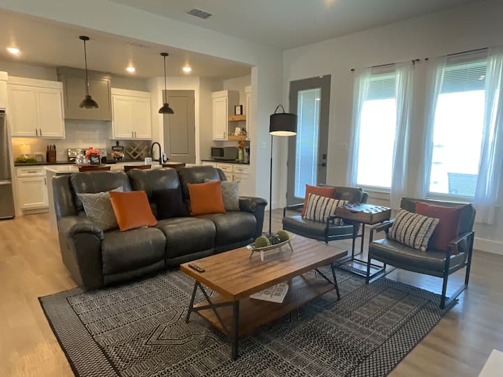 Country Chic Home- Only 10 Minutes Away From Ttu. - 러벅
