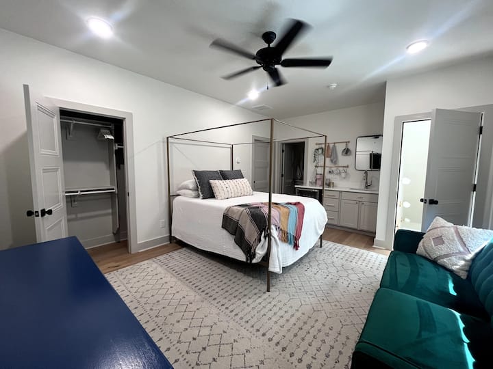 Studio Minutes From Bike Trails + The Greenway - Bentonville, AR