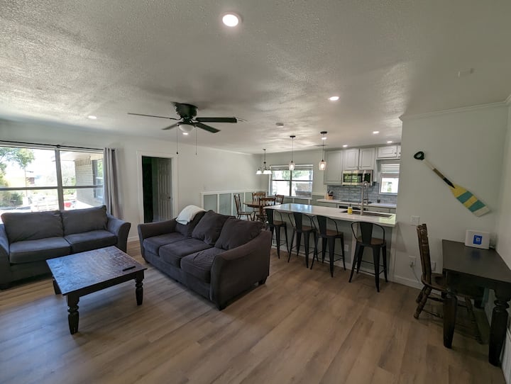Lake Belton Bungalow - Belton, TX