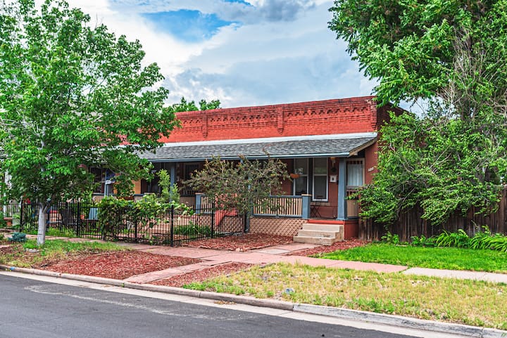 Cozy Home In A+ Location! - Englewood, CO