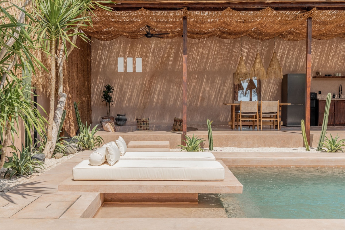 2BR: Serene Retreat with Pool and Exotic Charm - Villas for Rent in ...