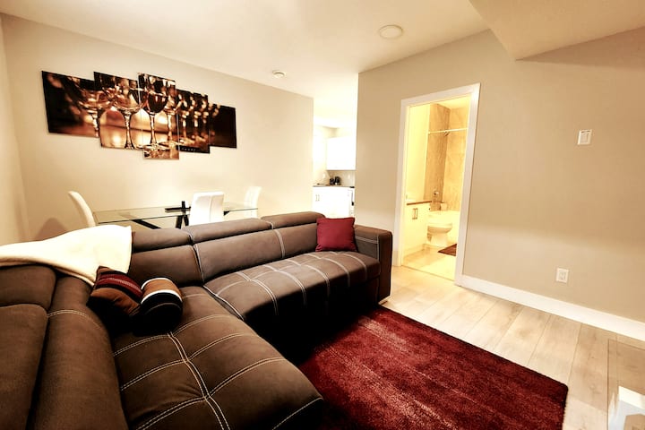 Short Fun Stays By Thenoisyhost. - Edmonton