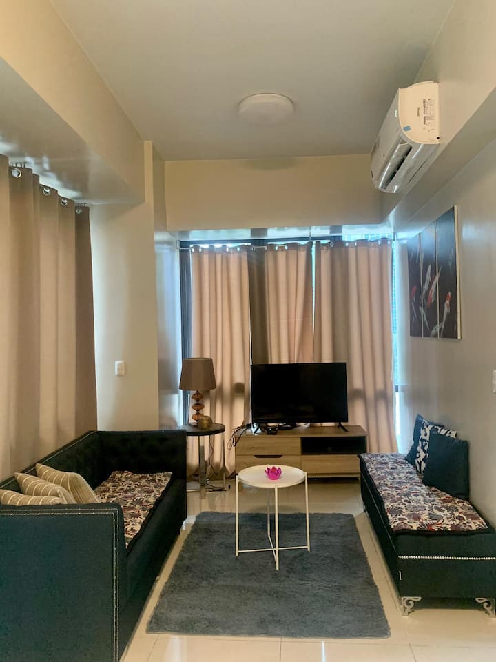 Luna's Place At The Florence - Taguig