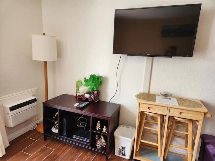 Superb City View & Close 2 Beach - Kahanamoku Beach, HI