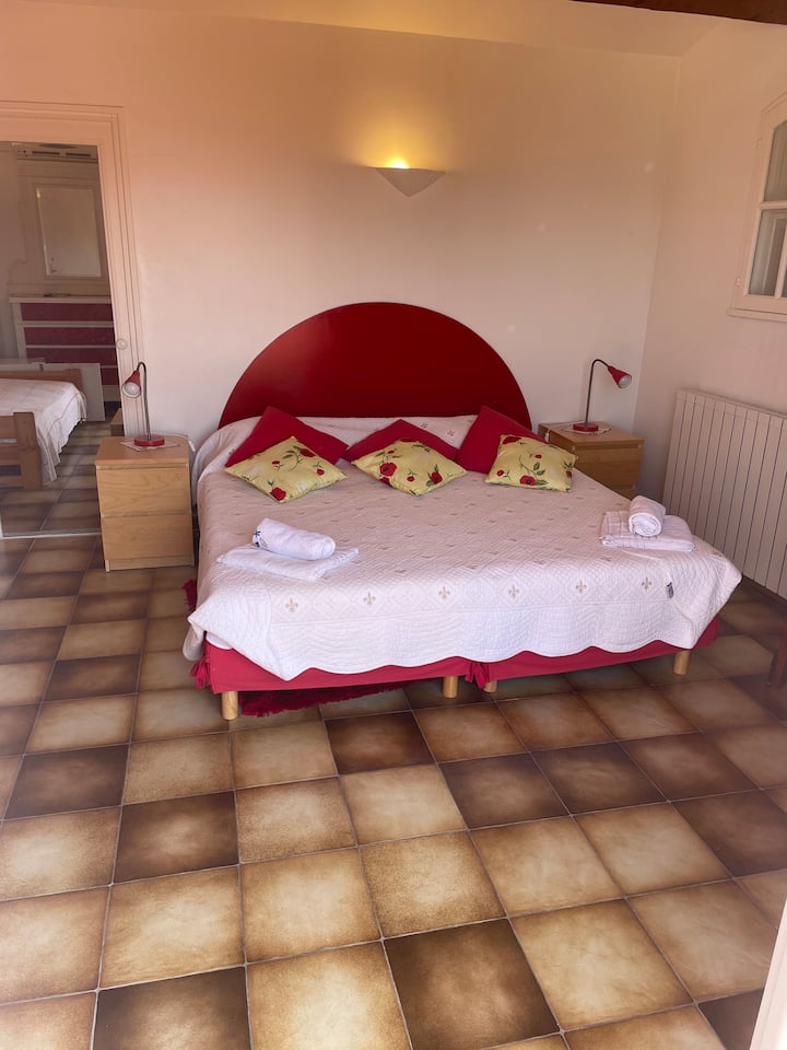 2 Chambres à Louer Avec Piscine - Cassis