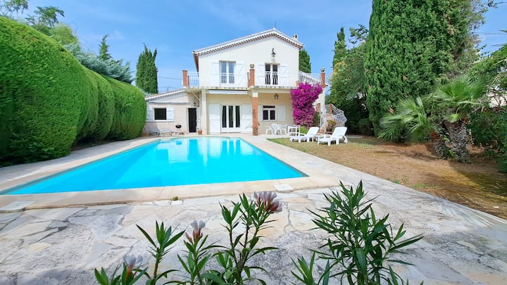 Maison Climatisée, Piscine, Wi-fi, 4 Ch. , 8 Pers. - Sanary-sur-Mer