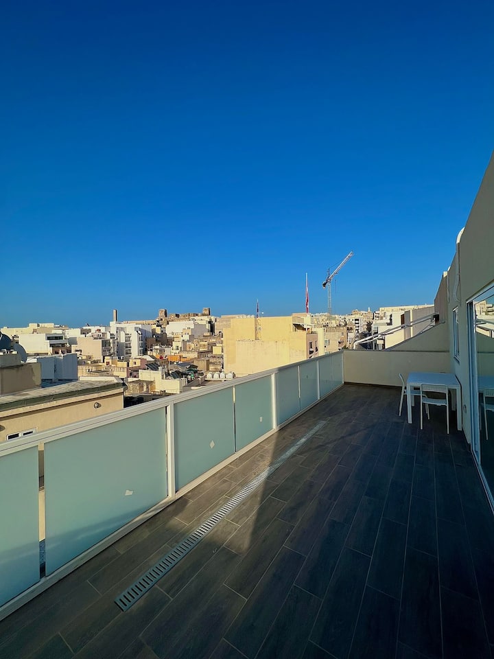 Luxury Penthouse - Málta