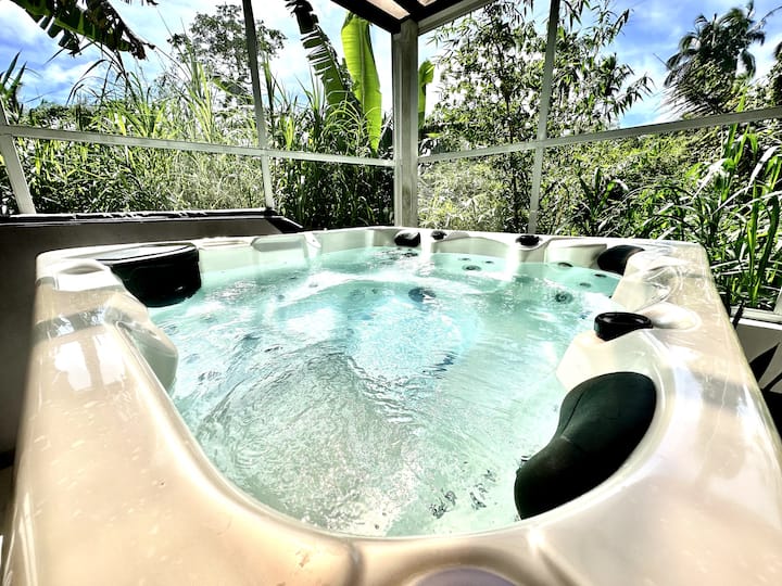 Charming House With Jacuzzi | Near Tagaytay - Amadeo