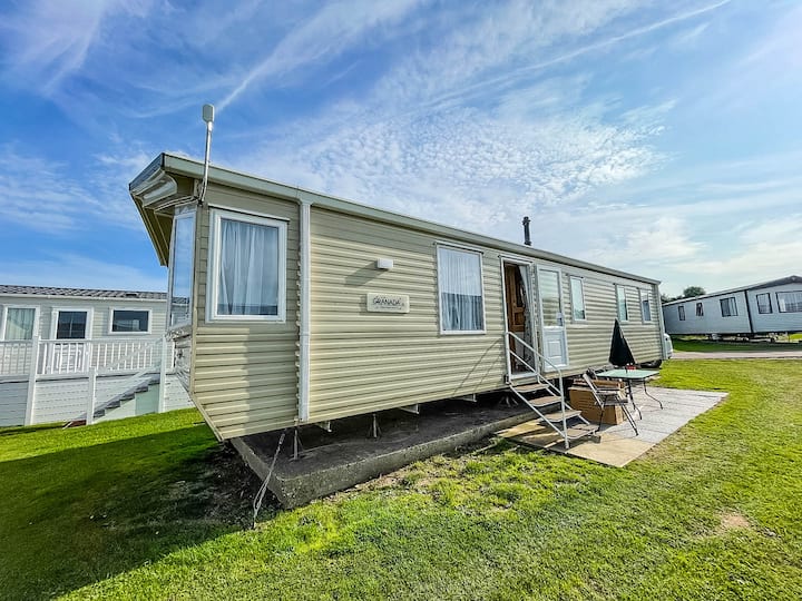Lovely Caravan Near Pakefield Beach Ref 68007cl - Kessingland