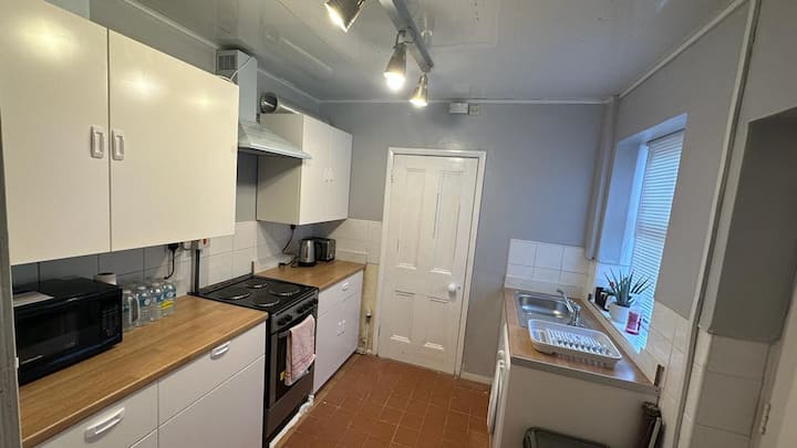 2 Bedroom Flat Close To Newcastle City Centre. - Newcastle upon Tyne