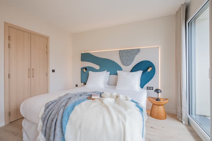 Voyage Inoubliable Dans La Ville Des Luminaires - Levallois-Perret