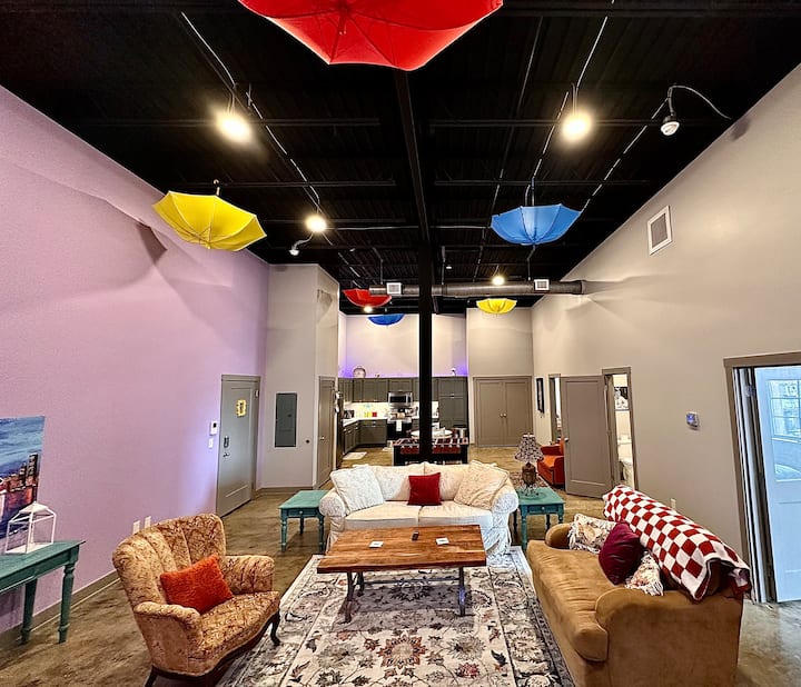 … The F•r•i•e•n•d•s Experience … - Wills Creek Winery, Attalla