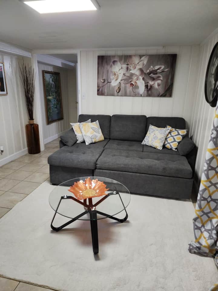 1br 1fb Cozy Nest, 5 Min To Ubs Arena. - Garden City, NY