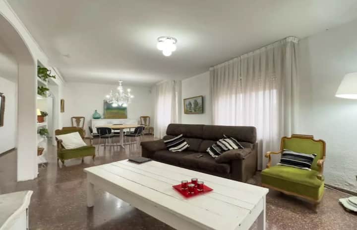 La Vinya. Brown Room. - Sant Cugat del Vallès