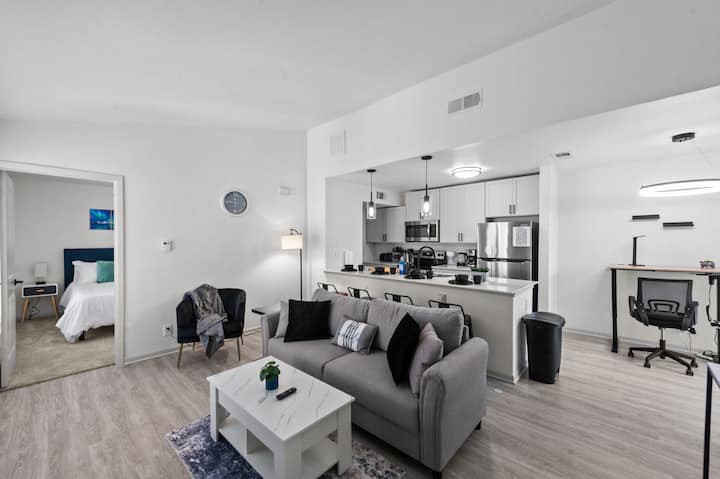 Modern Cozy 1bd |Parking, Pool, Gym Plano/frisco - Plano, TX