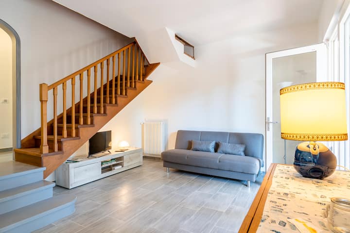 Guesthost - Quercianella Lovely Villa Near The Sea - Livorno