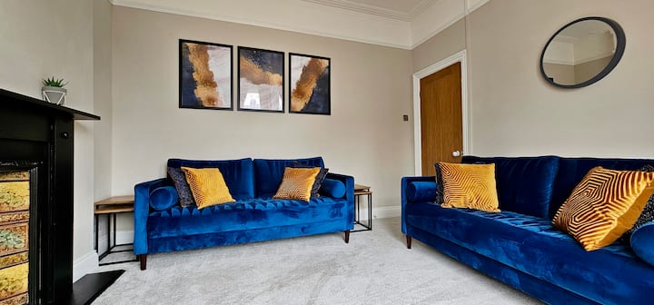 Spacious, Centrally Located 4 Bedroom - Cardiff