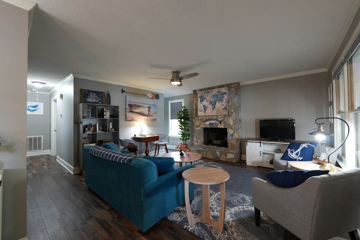 Waterfront Bliss: Lake Bowen Gem - Lake Bowen, SC