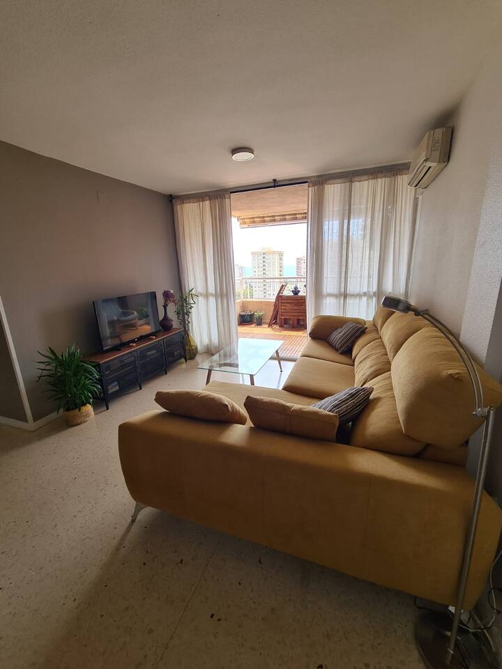 Piso Amplio Con Piscina - Aguadulce