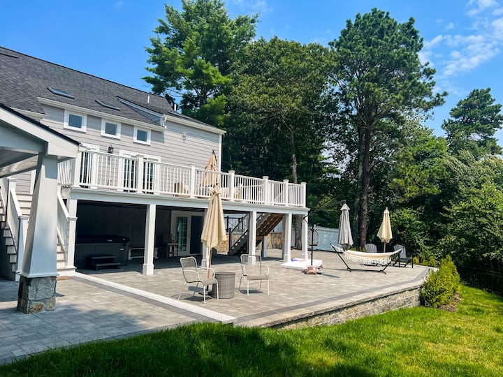 Hidden Gem W/ Outdoor Kitchen |5br 4ba - Mashpee, MA