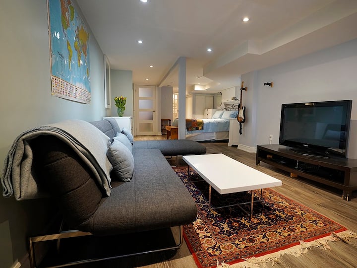 A Self-contained Suite In Little Italy - Toronto