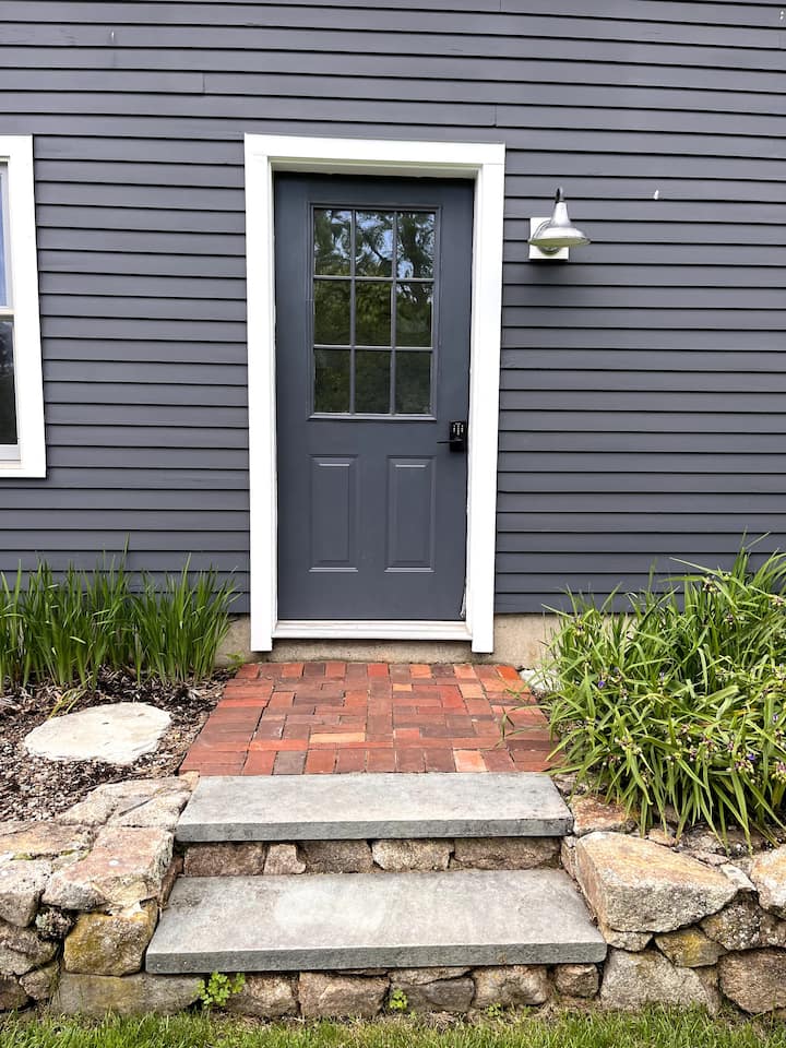 Close To The Beach In Loft Style Room Above Barn - Portsmouth, NH