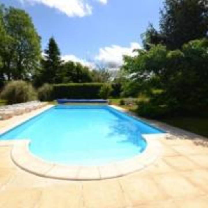 Large Farmhouse/gite - Private Pool - Charente