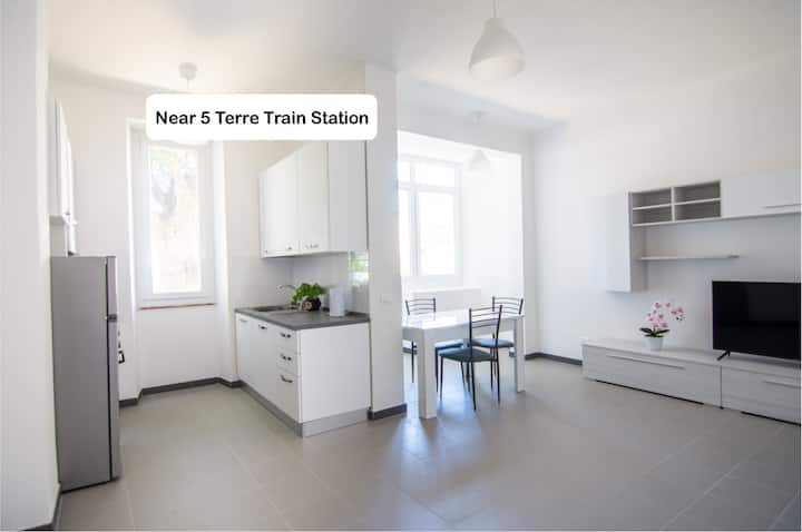 Nuovo Vicino Stazione Per 5 Terre: Mare - Trekking - Lerici