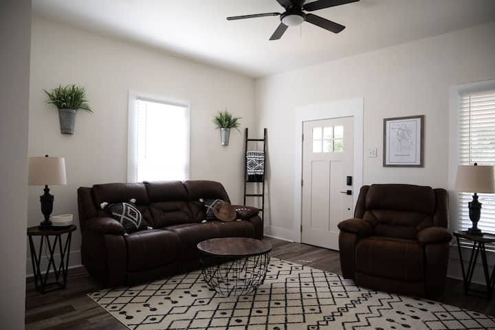 The Cottage On Jefferson St. (Near Downtown) - Waxahachie, TX