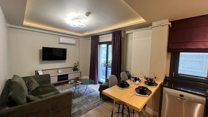 Stylish Designer Flat In Cihangir - Beylerbeyi