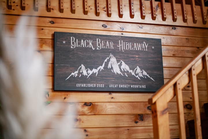 Black Bear Hideaway - Sevierville, TN