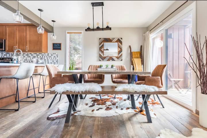 The Drift Chalet | Ski-in + Mountain Views - Mammoth Lakes, CA