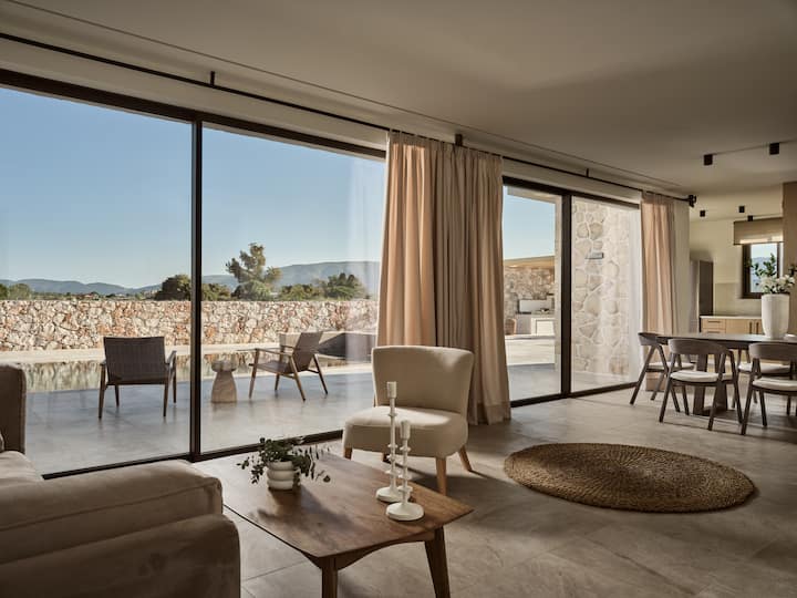 Onore Villa, With Heated Pool & Signature Design - Zakynthos