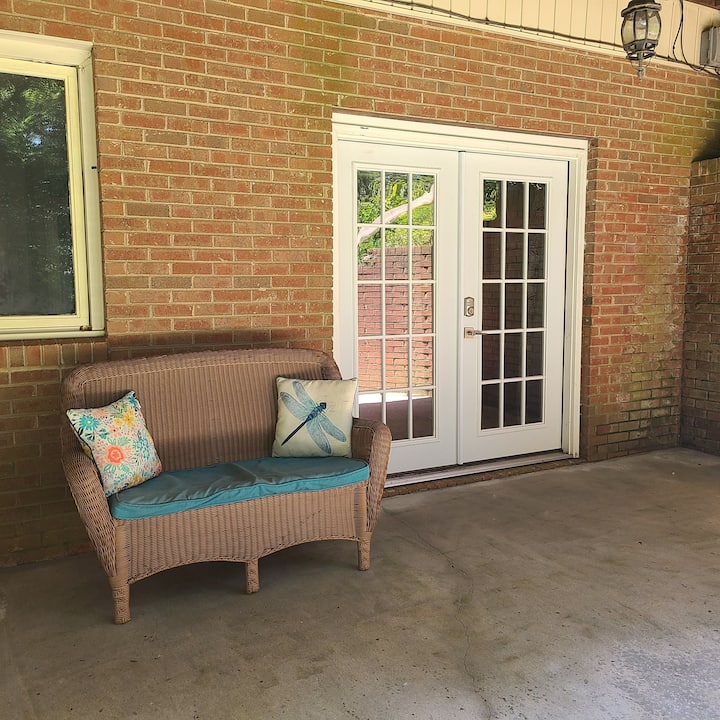 Basement Apartment - Hickory, NC