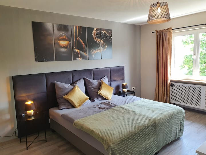 * Like @ Home * 52 M² * Netflix - Königsbrunn