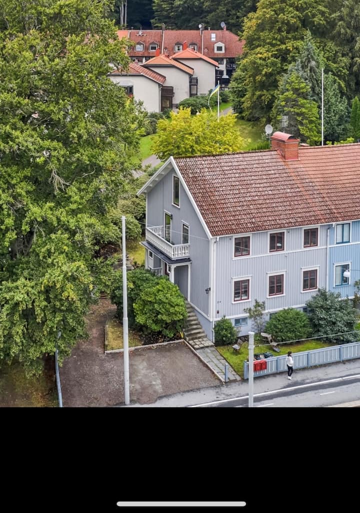 Två Sovrum Och Ett Badrum - Göteborg