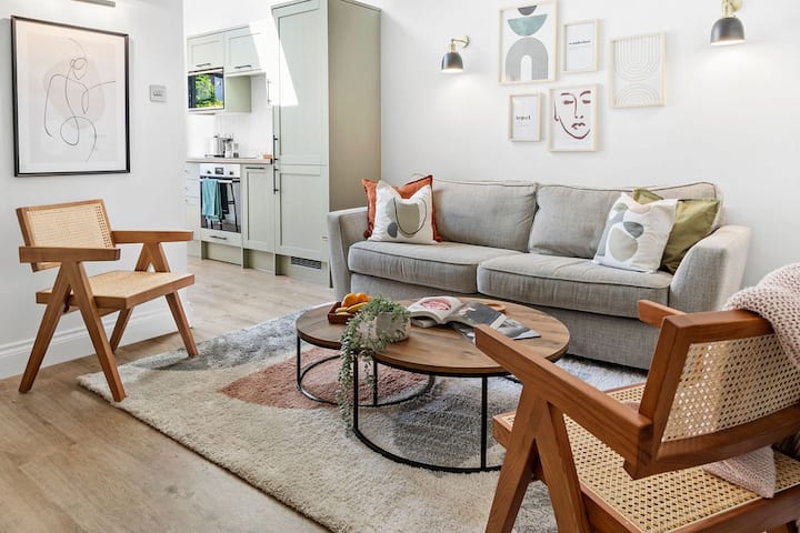 Cosy & Bright Home With Backyard In Southsea - Portsmouth