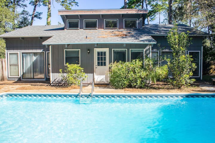 Collegetown House W/ Private Pool. Walk To Fsu - 탤러해시