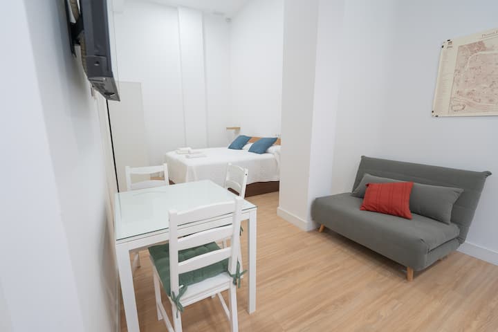 Estudio A Estrenar En San Bernardo - Seville