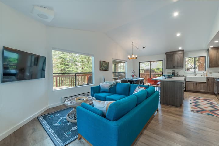 Stylish Cabin In Tahoe Donner! - Truckee, CA